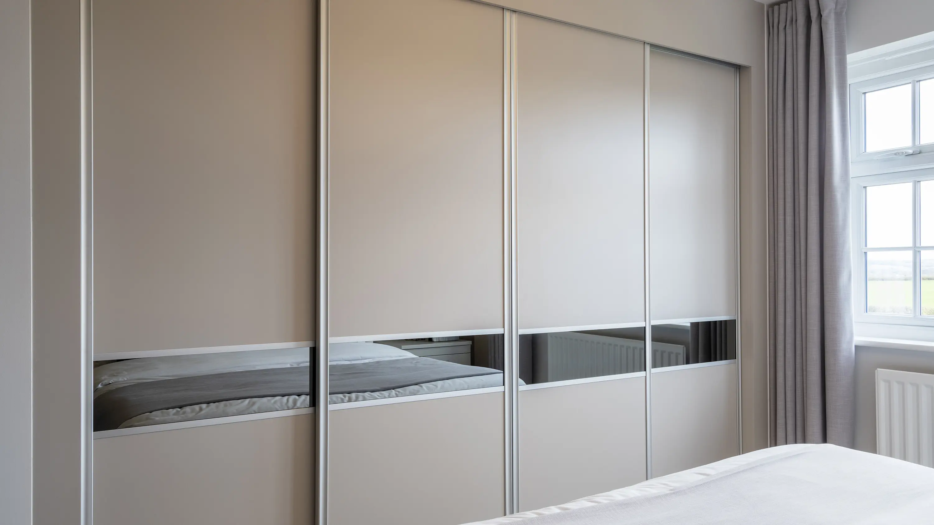 Modern Sliding Wardrobe World Design