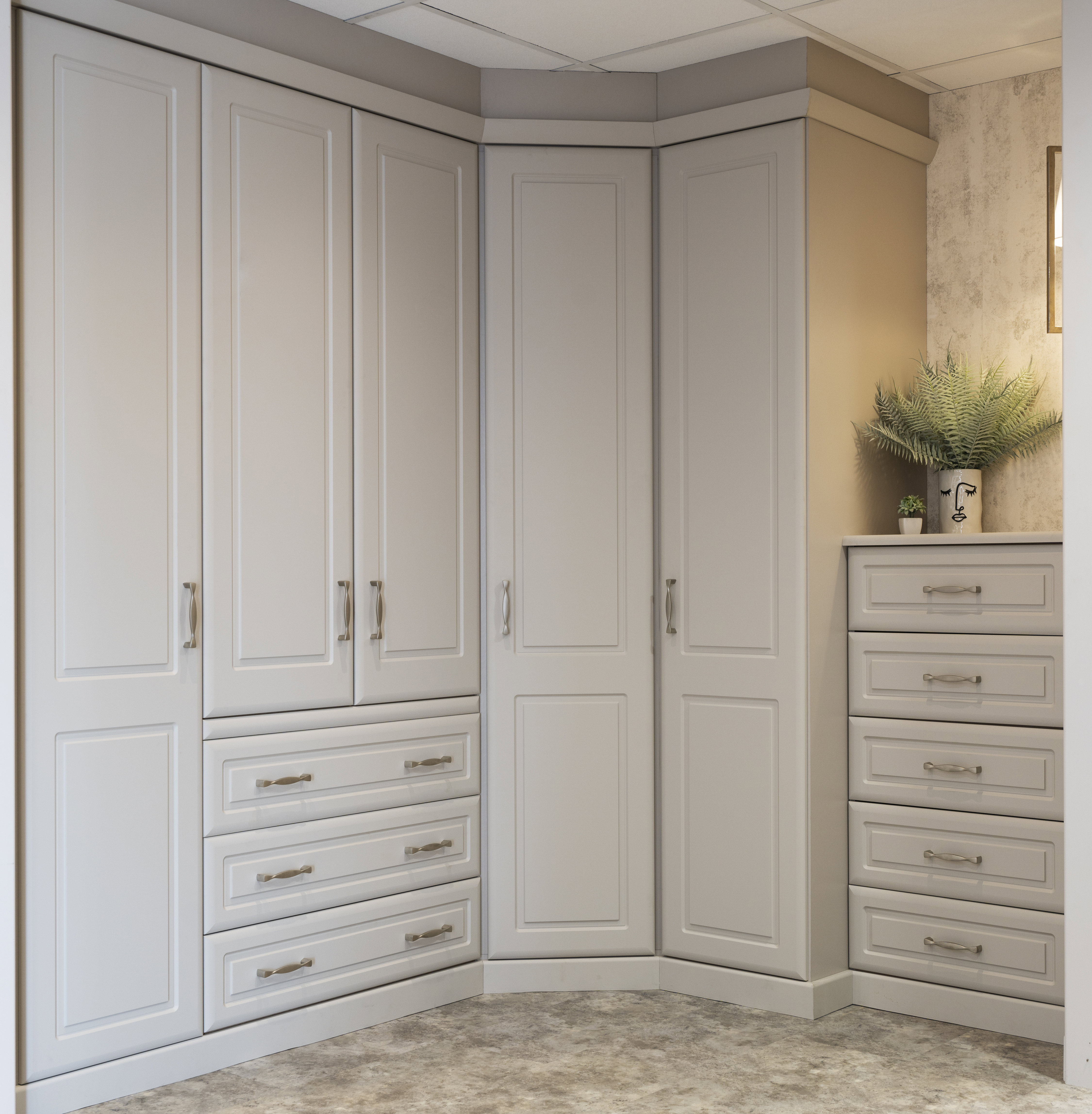 Fitted Wardrobes Hinckley, Built in Bedroom Furniture & Sliding ...